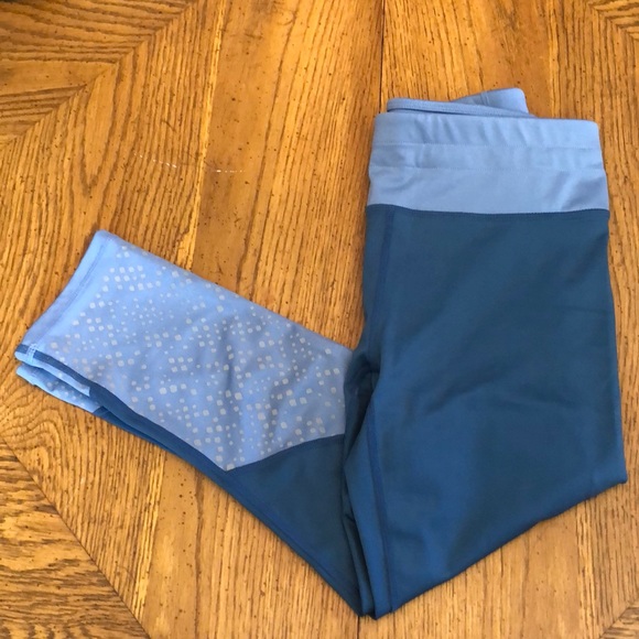 Fabletics | Pants & Jumpsuits | Midrise Printed Ultracool Crop Xs ...